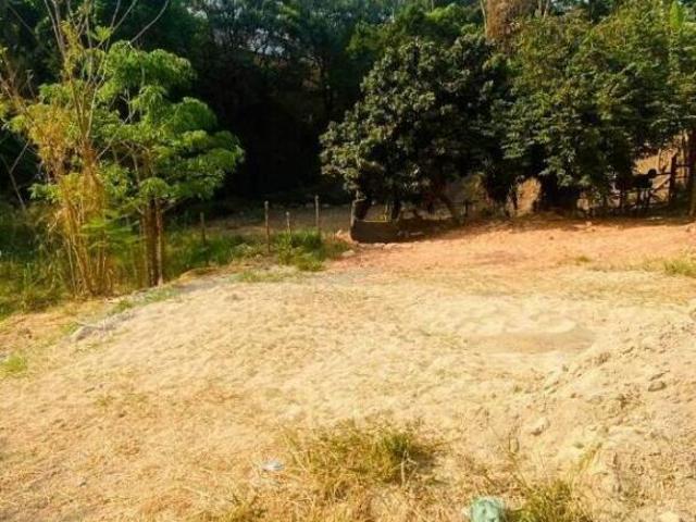 Lote / Terreno à venda em Santa Luzia, no bairro Centro