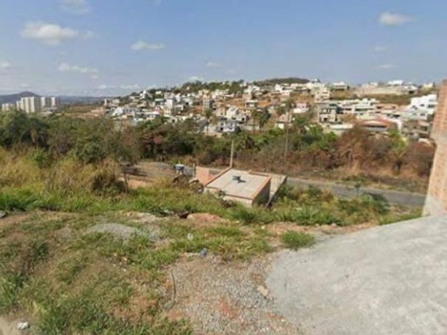 Lote / Terreno à venda em Santa Luzia, no bairro Liberdade