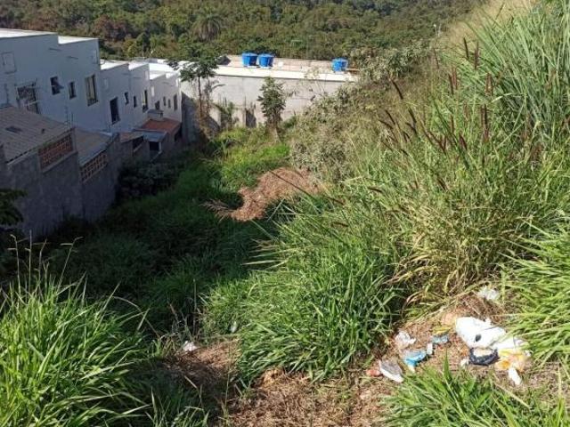 Lote / Terreno à venda em Santa Luzia, no bairro Novo Centro