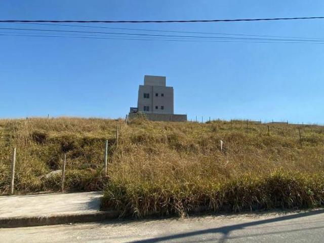 Lote / Terreno à venda em Santa Luzia, no bairro Novo Centro