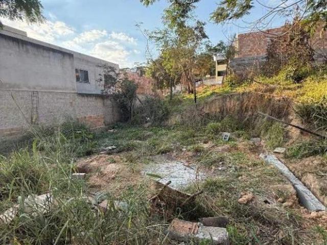 Lote / Terreno à venda em Santa Luzia, no bairro Pérola Negra