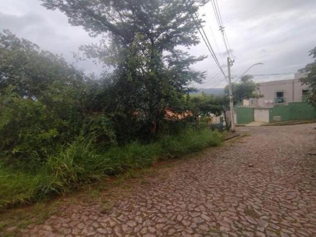 Lote / Terreno à venda em Sabará, no bairro Villa Real