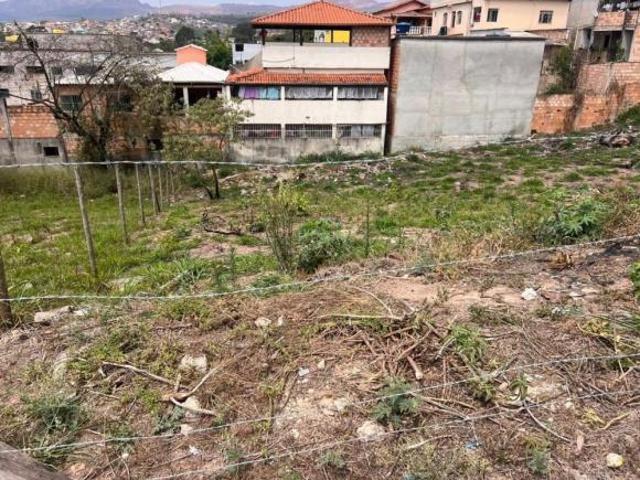 Lote / Terreno à venda em Sarzedo, no bairro Serra Azul
