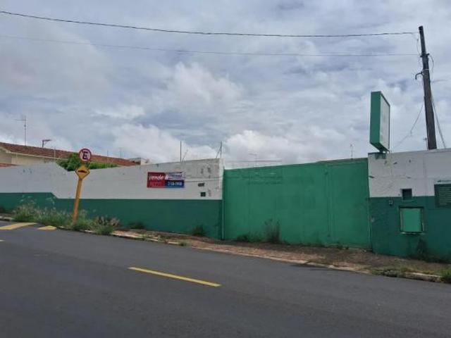Lote / Terreno para venda em Centro de 166.00m²