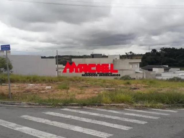 Lote totalmente plano e bem localizado no bairro