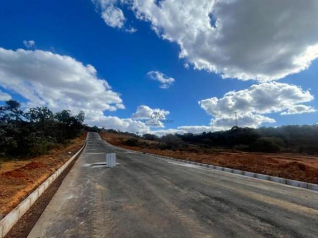 Lote ZR2 com financiamento próprio, em bairro valorizado de Lagoa Santa, pronto para construir!