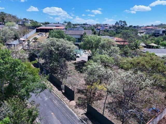 Lote 1.000m² Esquina Ouro Vermelho 2. Vista para a Mata e Nascente