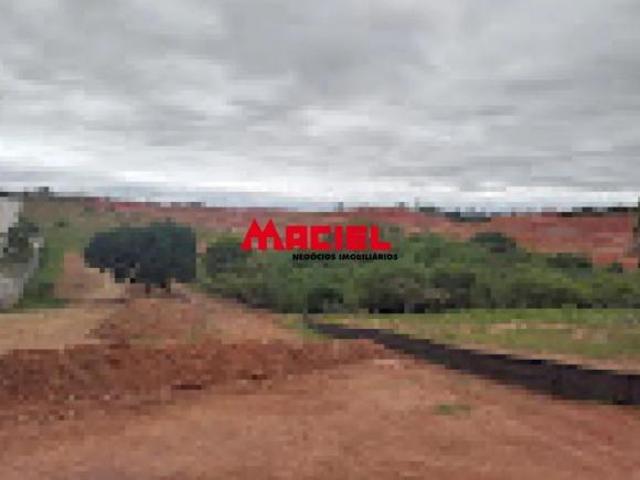 Lote 37, quadra J. 200m2 com 8m de frente