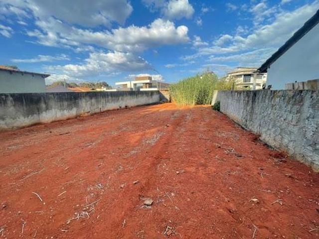 LOTE 400M² MURADO CONDOMINIO VICENTE PIRES 10M DE FRENTE PORTARIA 24H