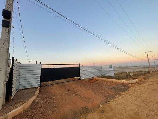 LOTE 400M² NA 26 DE SETEMBRO EM CONDOMÍNIO FECHADO COM FRENTE PISTA E VISTA PRIVILEGIADA