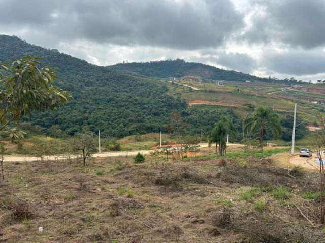 Lote 785 m² no Reserva Ecoville — vista para a mata, sol o dia todo