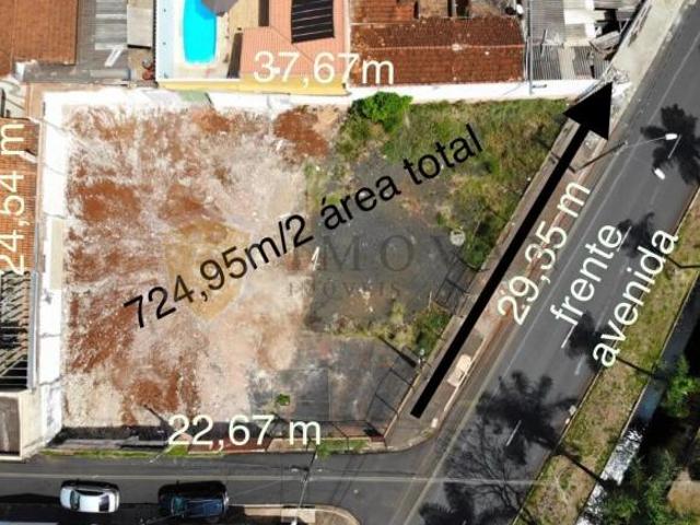Lote 724m²