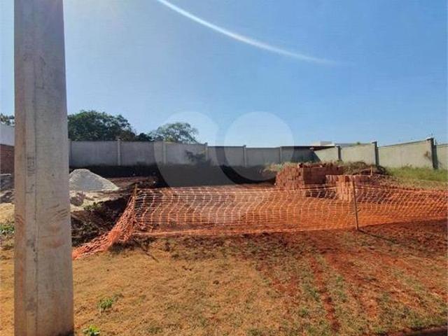 Terreno à venda no condomínio Tivoli, Araraquara