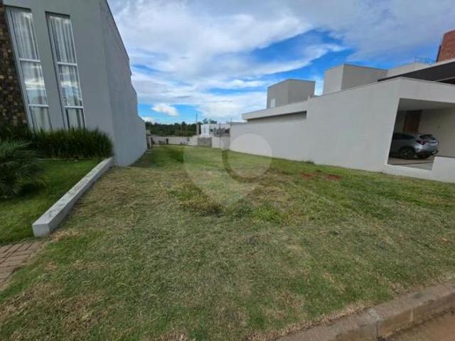 Terreno à venda no condomínio Village Damha IV, São Carlos