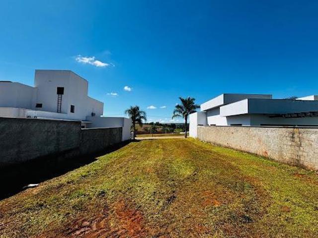 Loteamento e Condomínio para venda em Condomínio Residencial