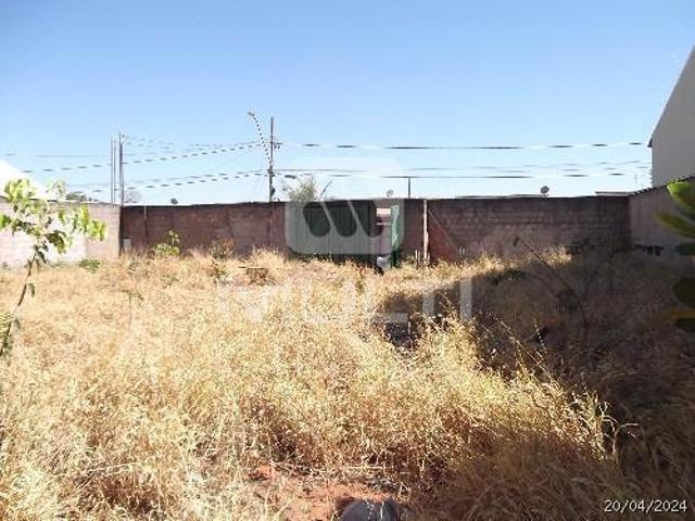 Loteamento e Condomínio para venda em Granada, Uberlândia