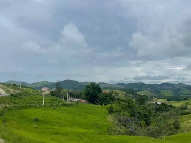 Lotes de 1000m² com acesso ao lago