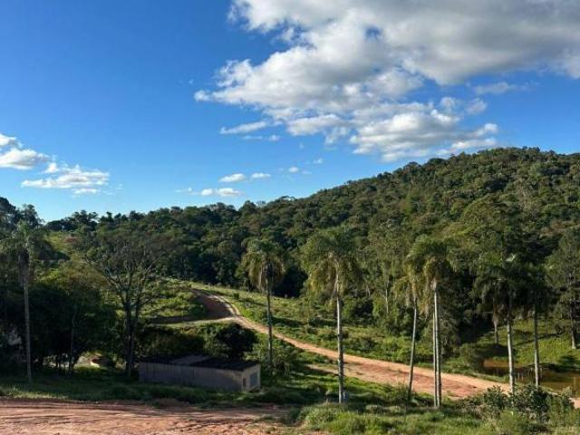 Lotes em Ibiúna 1630m²