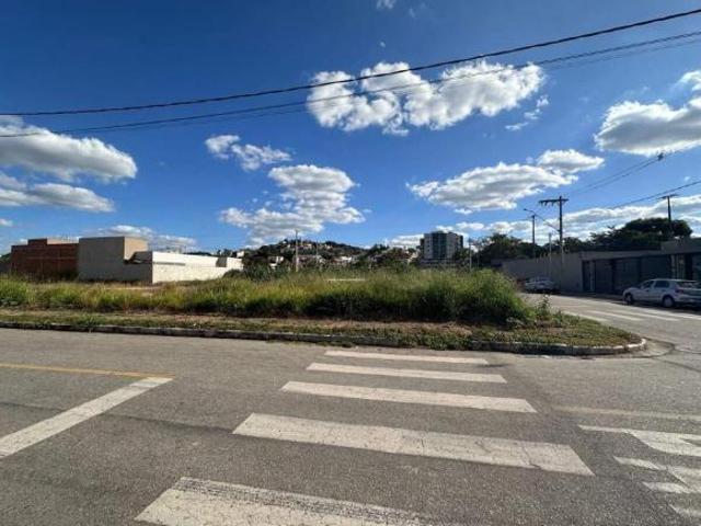 Lotes no bairro Aurora Village com excelente localização