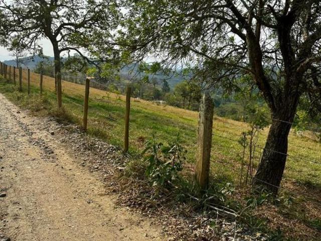 LOTES PROX. A ARUJA 1.700M² CONSTRUÇÃO IMEDIATA