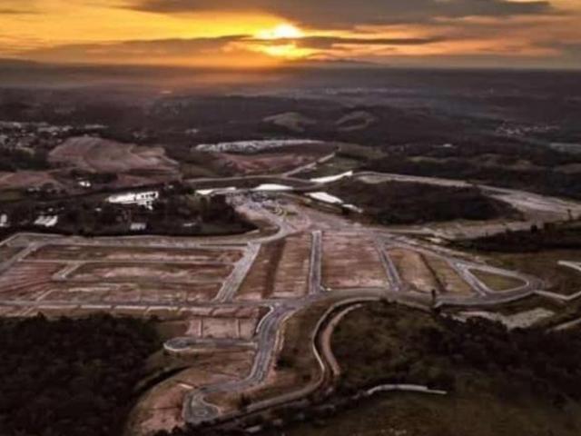 LOTES/TERRENOS a partir de 420m² em JUNDIAÍ | Belos lagos e Clube | Facilitado