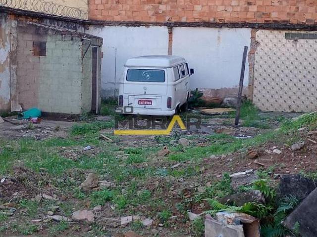 Lote/Terreno a venda no bairro Sagrada Familia, em Belo Horizonte / MG