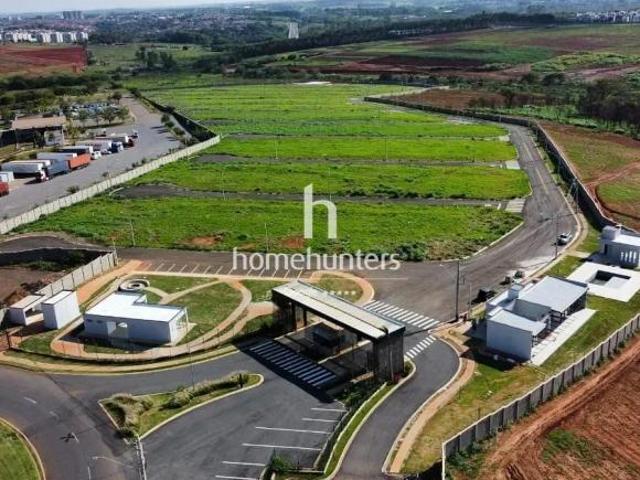 Lote/Terreno Residencial em Paulínia Condomínio com Piscina e Quadras