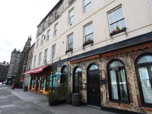 Lothian Street, Old Town, Edinburgh, EH1 3 bed flat to rent £1,950 pcm £450 pw