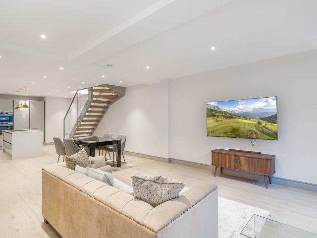 Lots Road, Chelsea SW10, 3 bed flat to rent, £5,000 pcm | PrimeLocation