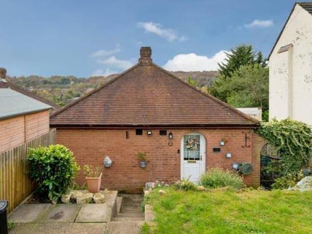 Loudwater, Buckinghamshire, 2 Bedroom Detached