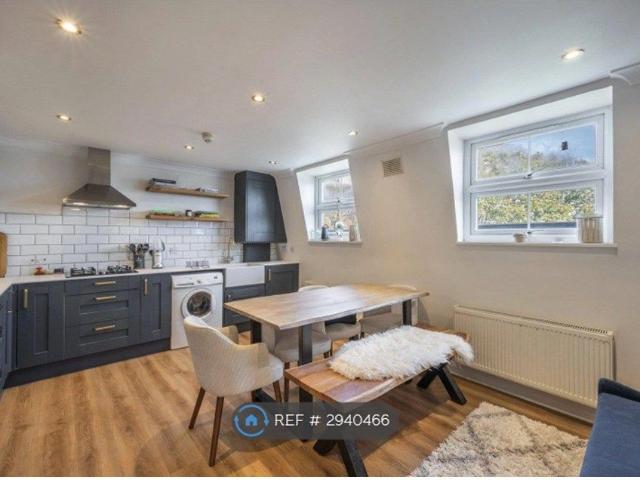 Lough Road, London N7, 3 bed flat to rent, £3,500 pcm | PrimeLocation