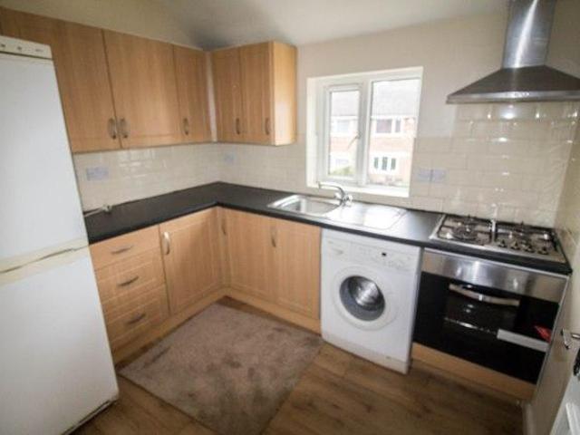 Loughborough Road, West Bridgford. 3 bed flat to rent £1,000 pcm £231 pw