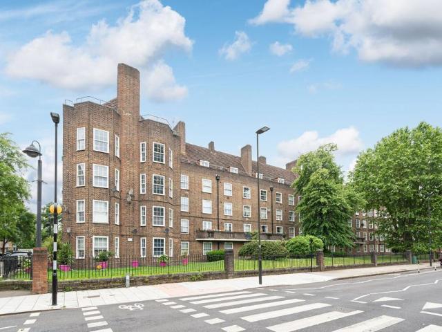 Loughborough Road, Brixton, London, SW9 2 bed flat to rent £2,300 pcm £531 pw