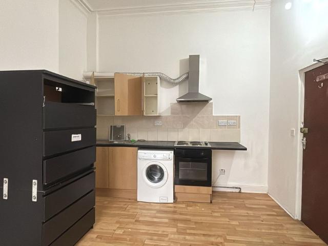 Loughborough Road, Leicester LE4, Studio to rent, £650 pcm | PrimeLocation