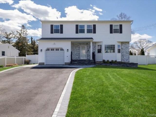 Loughlin Dr, Shirley, Home For Sale