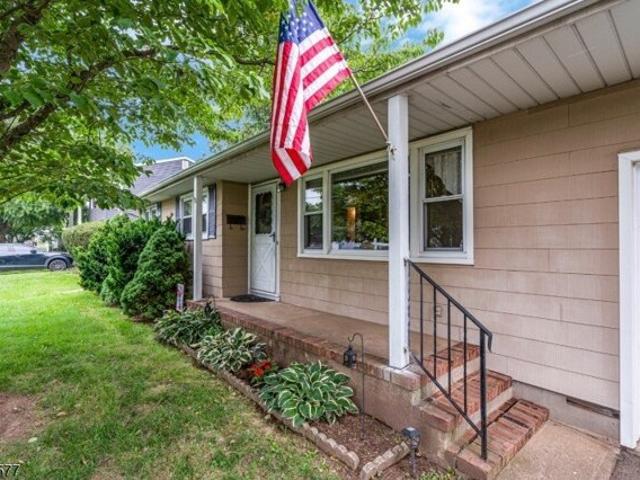 Louise Dr, Manville, Home For Sale