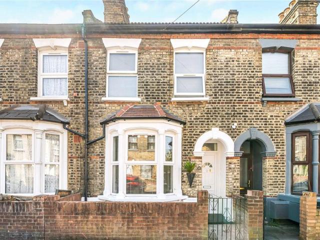 Louise Road, Stratford E15 3 bed terraced house to rent £2,400 pcm £554 pw