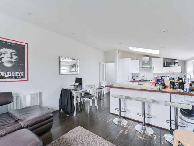 Louisville Road, Heaver Estate, London SW17, 2 bed flat to rent, £2,600 pcm | PrimeLocation