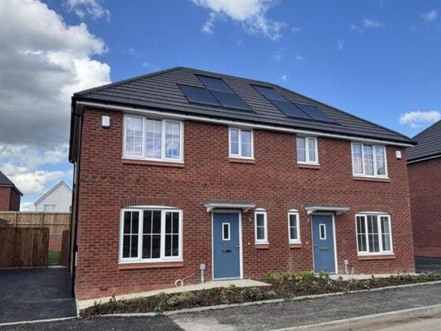 Lovage Drive, Oldham, 3 Bedroom House