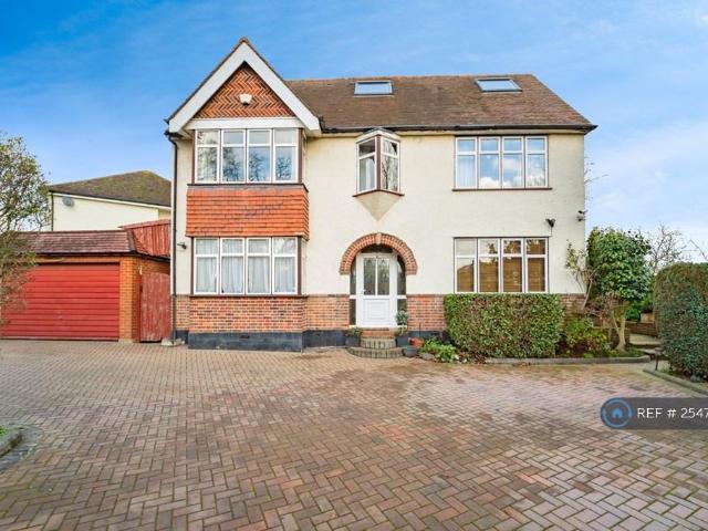 Love Lane, Iver, SL0 4 bed detached house to rent £3,200 pcm £738 pw