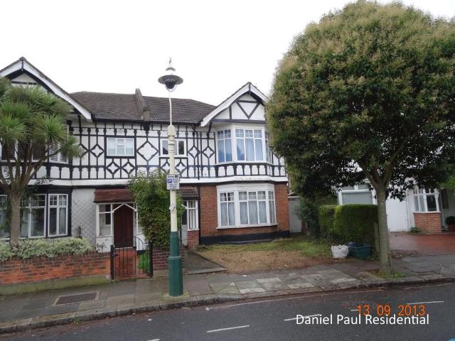 Loveday Road 2 bed flat to rent £2,197 pcm £507 pw