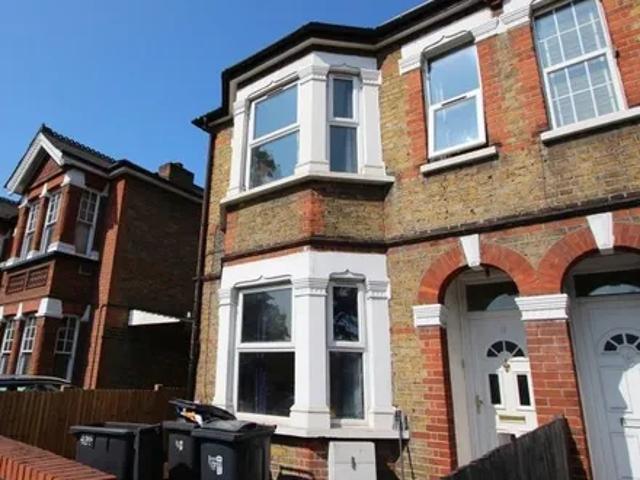 Lovekyn Close, London, KT2 6RY, United Kingdom | 3 bed apartment for rent #24124502 | Rentberry