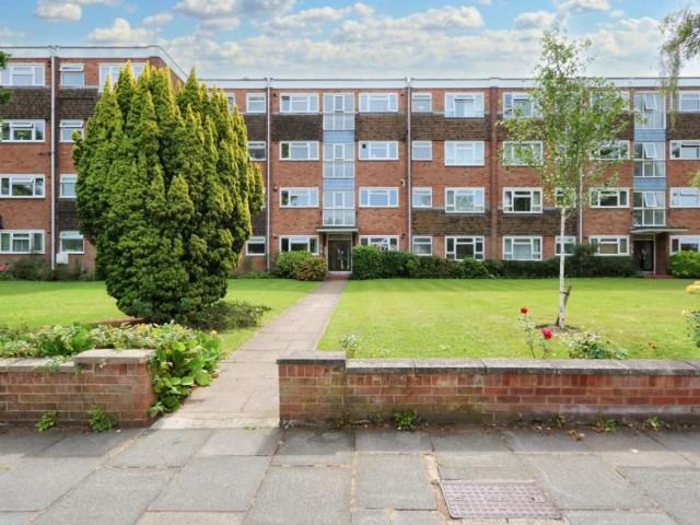 Lovelace Road, Surbiton KT6, 1 bed flat to rent, £1,600 pcm | PrimeLocation