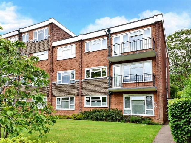 Lovelace Road, Surbiton KT6 1 bed flat to rent £1,600 pcm £369 pw