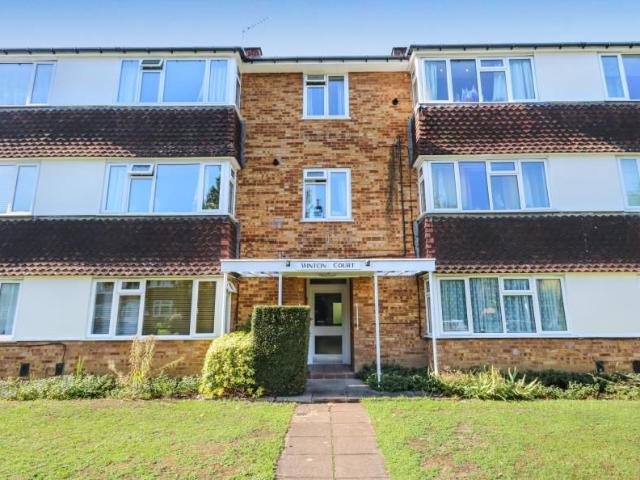 Lovelace Road, Surbiton KT6, 2 bed flat to rent, £1,750 pcm | PrimeLocation
