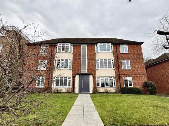 Lovelace Road, Simons Court, Surbiton, 2 Bedroom Flat