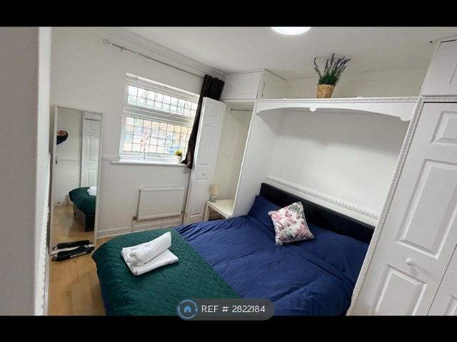 Lovell Place, London SE16, Room to rent, £699 pcm | PrimeLocation