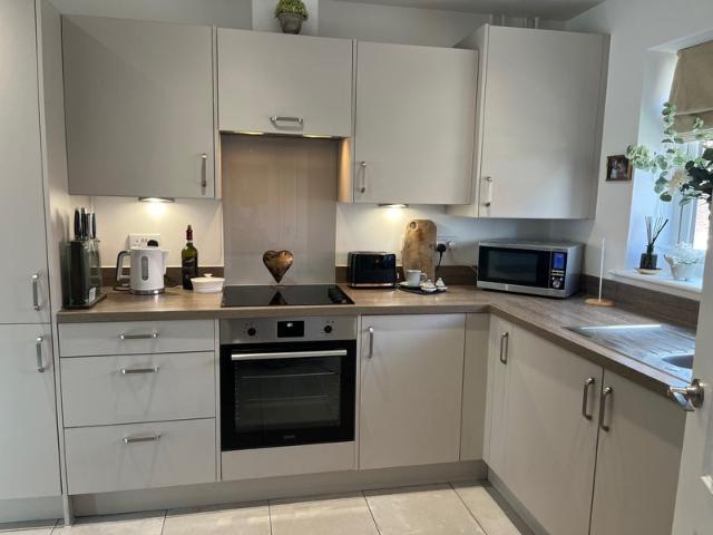 Lovely 3 bed semi. Short term let