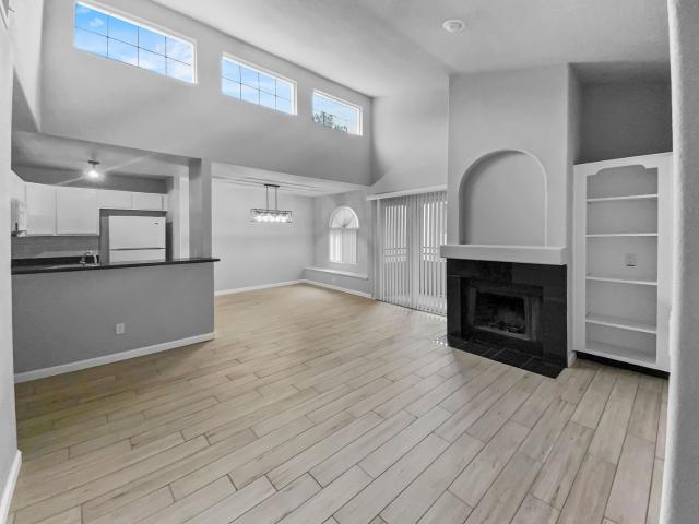 Lovely 3 Bedroom Condo! First 2 weeks free, Will be available May 1st