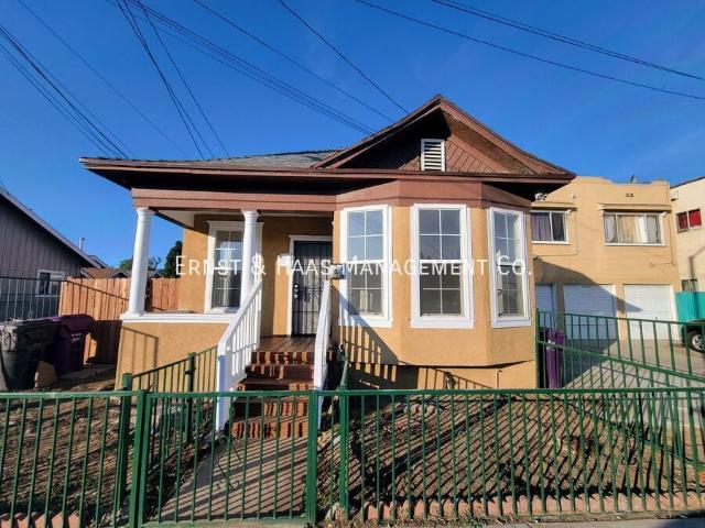 Lovely 3 Bedroom in Prime Long Beach!